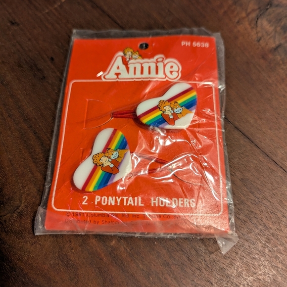 Annie | Hair | Vintage 981 Little Orphan Annie Sandy Plastic Novelty ...